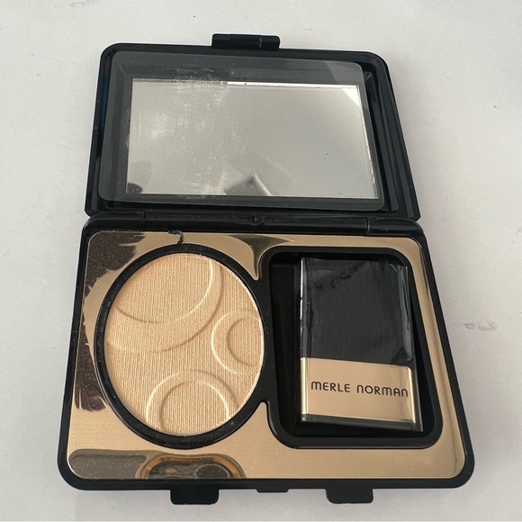 Merle Norman | Makeup | Merle Norman Satin Highlighting Powder | Poshmark
